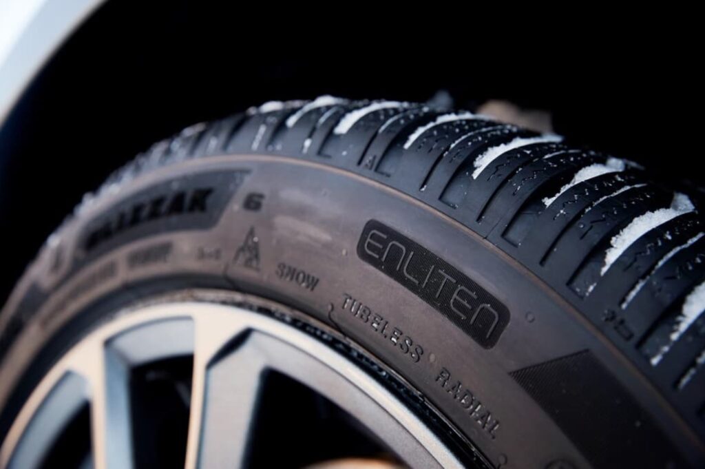 Blizzak 6 Enliten : Bridgestone présente ses nouveaux pneus hiver - Blog de Muchpneu.fr